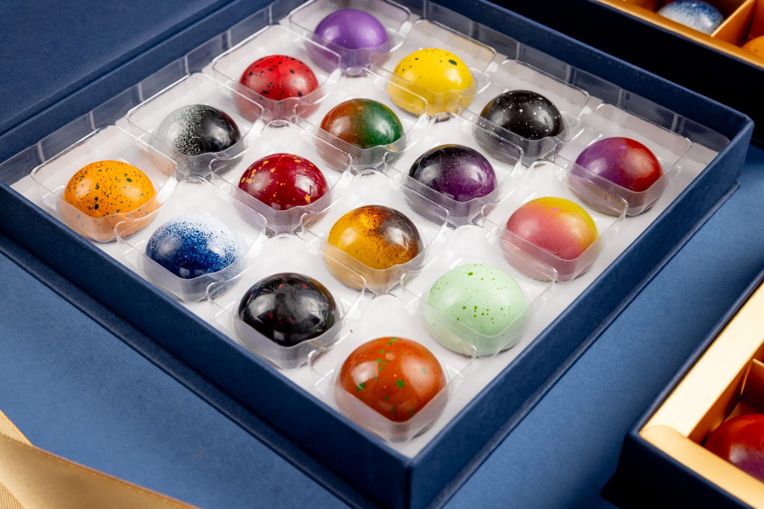 16 Piece Bonbon Praline Gift Box | Chocs 'N Boxes